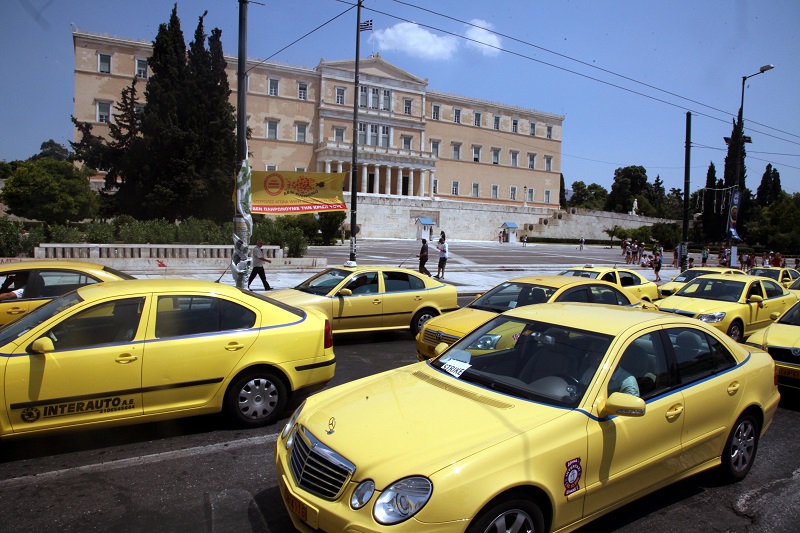 Αυξάνεται ο επιτρεπόμενος αριθμός επιβαινόντων σε ταξί και Ι.Χ. -Τι ...