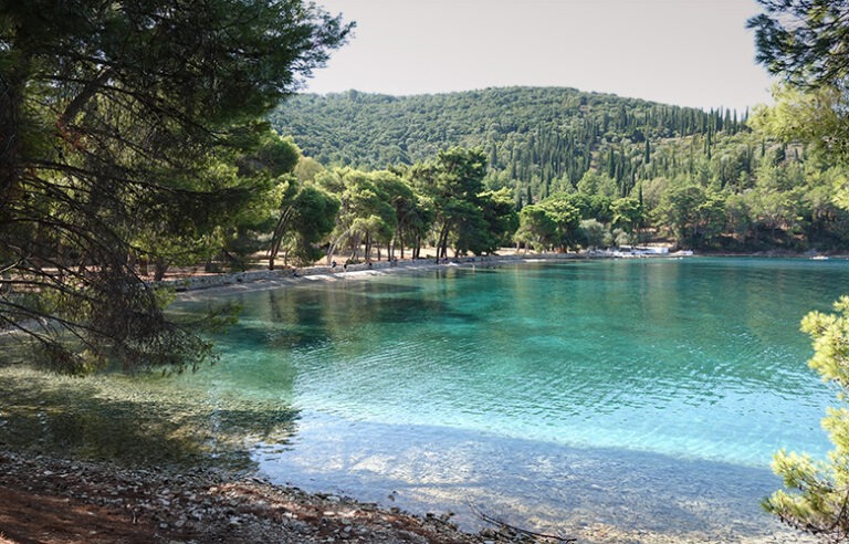 Τα τρία νησιά για βουτιές μέσα στο πράσινο (εικόνες)
