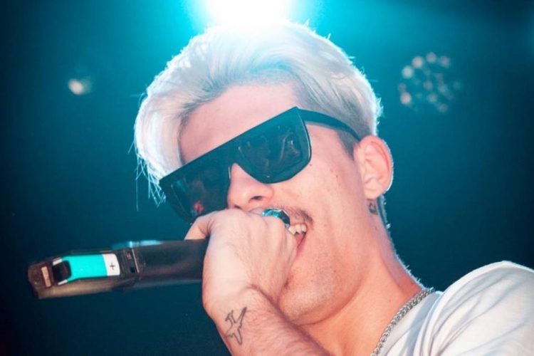 Fy: «Όσο είναι μαλωμένοι, ο Snik και ο Light, ο ένας κάνει μ….ς στον ...