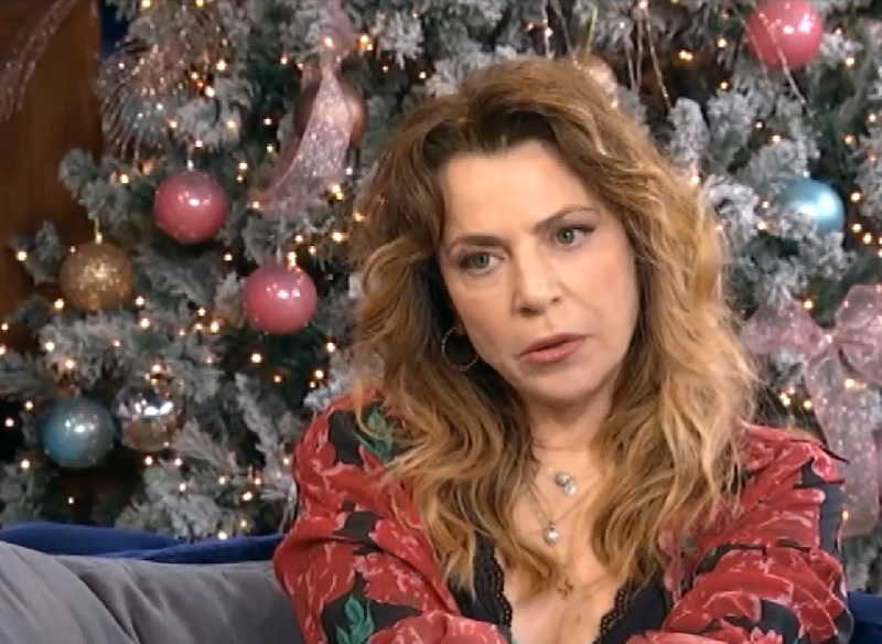 Δήμητρα Παπαδοπούλου: «Αν δεν τον φας στη μάπα αυτόν τον παπ…ρα δεν ...