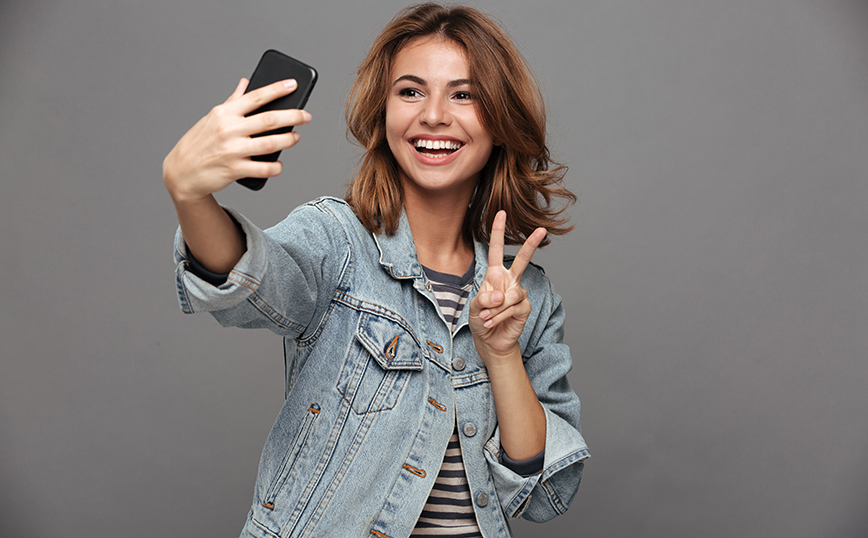 Facebook: Πώς θα χρησιμοποιεί τις selfies για να σκανάρει την ηλικία ...