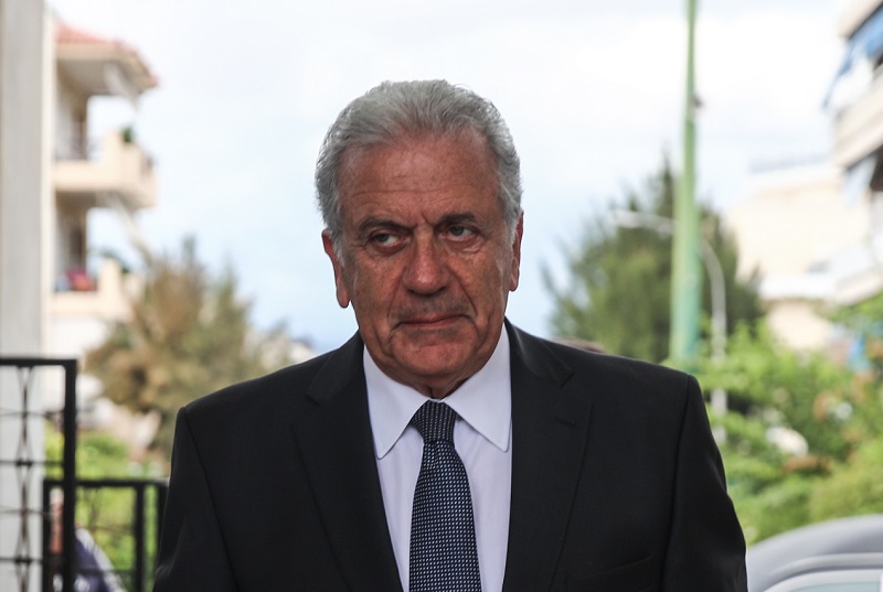Αβραμόπουλος για τον θάνατο του τέως βασιλιά Κωνσταντίνου: «Οι ώρες ...