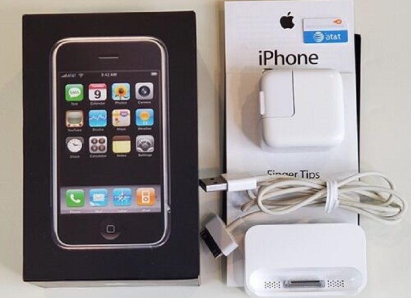 Ένα iPhone πρώτης γενιάς αναμένεται να πωληθεί σε δημοπρασία πάνω από ...