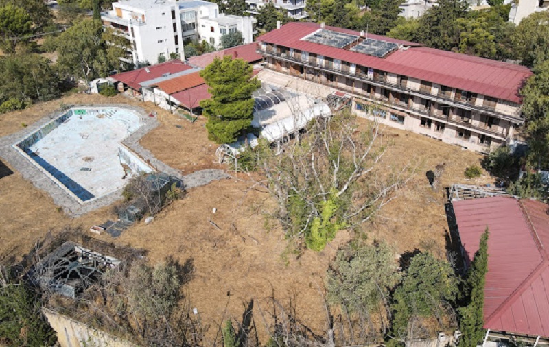 Φωτιά σε εγκαταλελειμμένο ξενοδοχείο στην Κηφισιά – News.gr