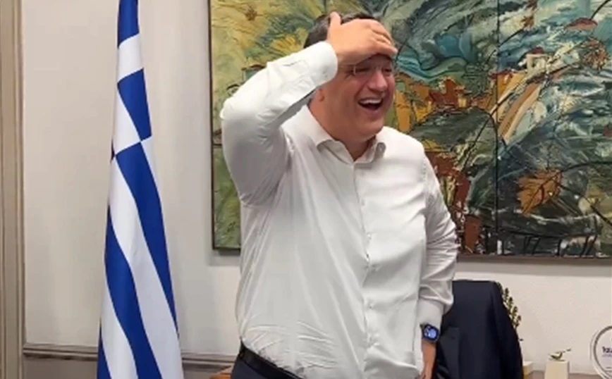 Η αντίδραση του Απόστολου Τζιτζικώστα όταν ανακοινώθηκε η εκλογική του ...