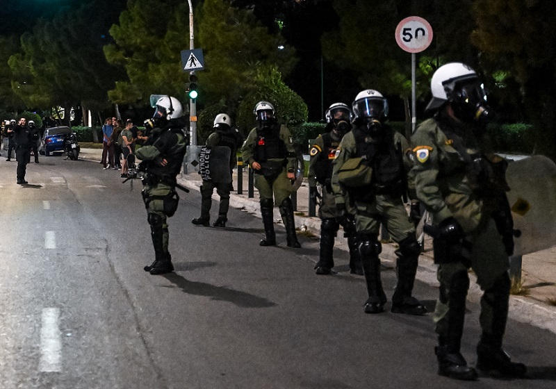Έξι συλλήψεις στην περιοχή της Ακρόπολης για τα επεισόδια στην πλατεία ...