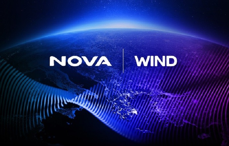 Το νέο αναδιπλούμενο κινητό της Samsung περιμένει τους νέους συνδρομητές της Nova στα ...