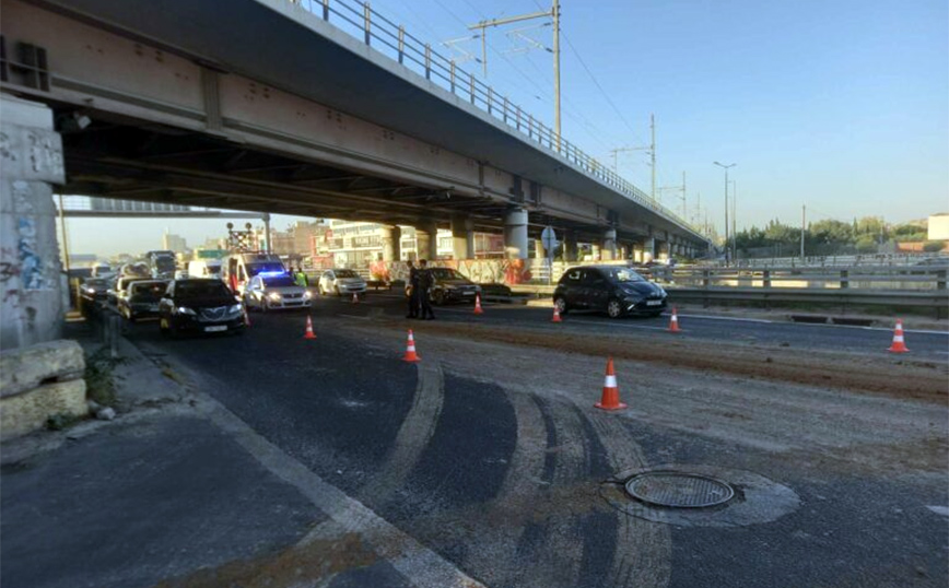 Μποτιλιάρισμα στον Κηφισό – Άνοιξε η πόρτα ενός φορτηγού και γέμισε ο ...