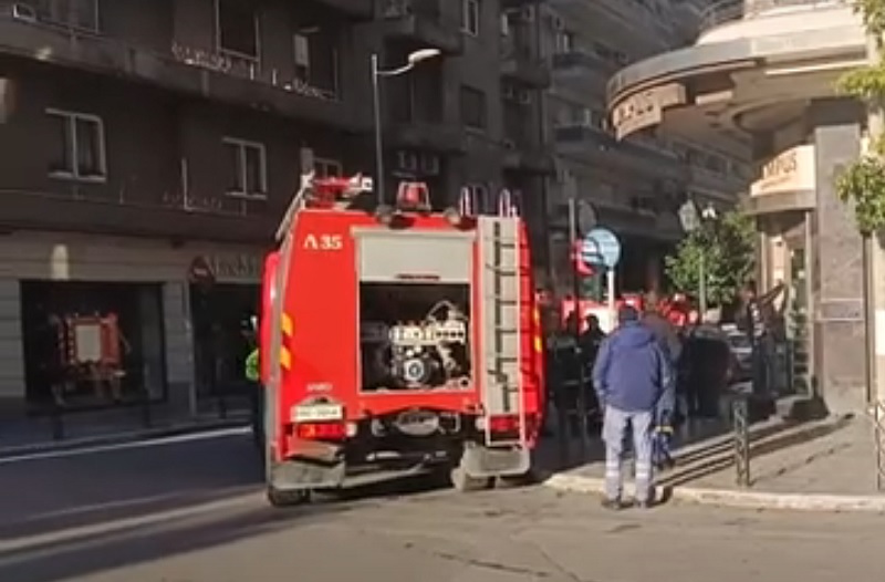 Κινητοποίηση της Πυροσβεστικής προκάλεσαν καπνοί σε κατάστημα στο ...