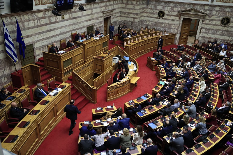 Διαξιφισμοί στη Βουλή για την πρόταση δυσπιστίας κατά της κυβέρνησης ...
