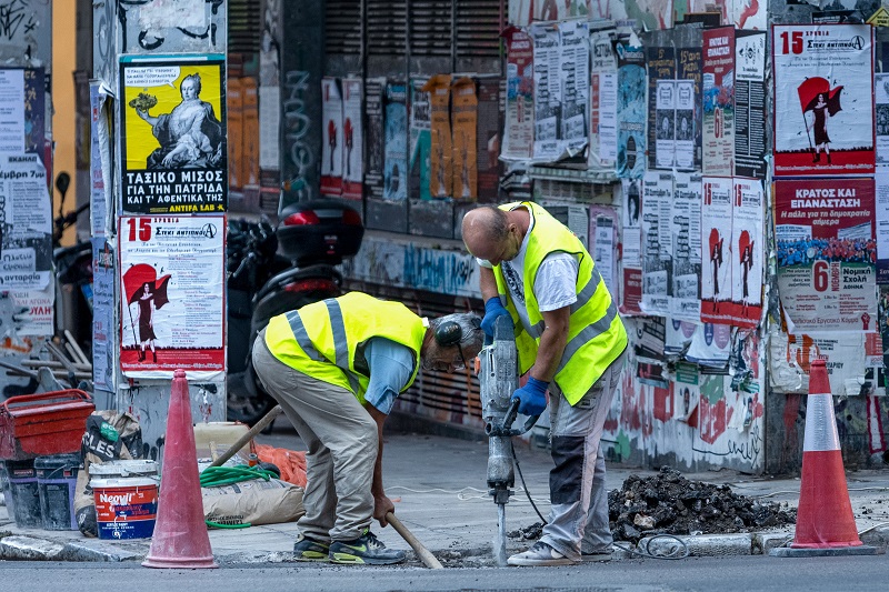 Τον εργασιακό «Γολγοθά» καταγράφει η Eurostat: Το 32,3% των μισθωτών ...