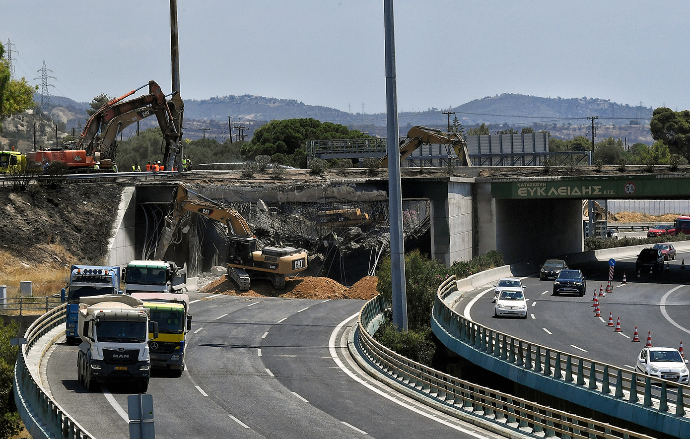 Πώς διεξάγεται η κυκλοφορία μετά την κατεδάφιση της γέφυρας, εξαιτίας ...