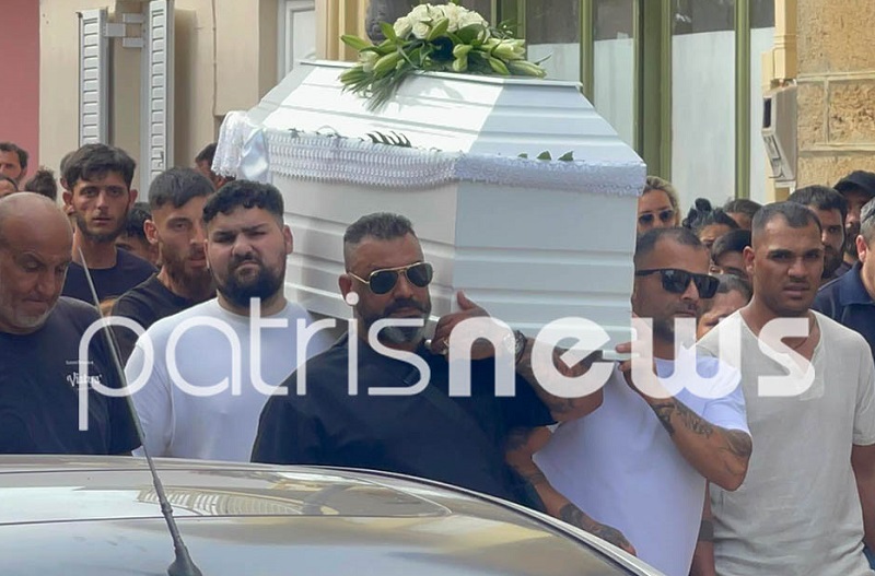 Δολοφονία 11χρονης στον Πύργο: Θρήνος και οργή στην κηδεία του ...