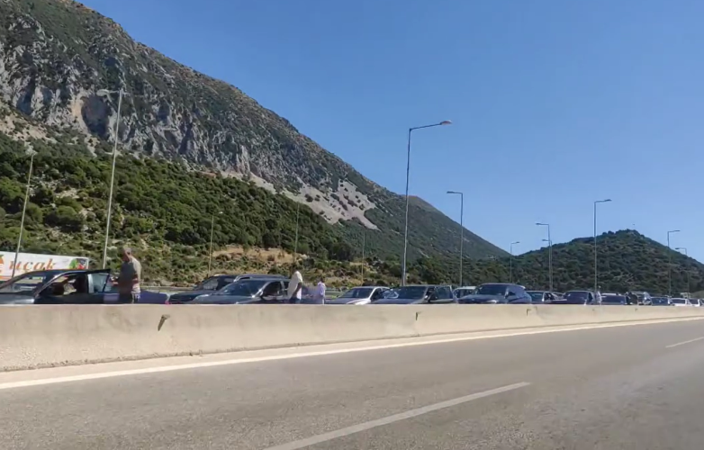 Έκλεισε η Εγνατία Οδός λόγω τροχαίου ατυχήματος στο ύψος της σήραγγας ...