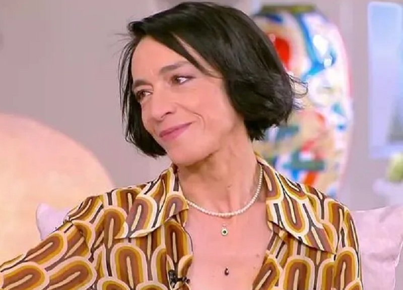 Αγνώριστη η Έλενα Τοπαλίδου με την αλλαγή που έκανε στην εμφάνισή της ...