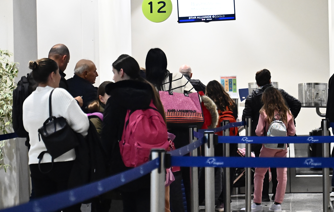 SKY express: Δωρεάν αεροπορικά εισιτήρια για παιδιά και εκπαιδευτικούς ...