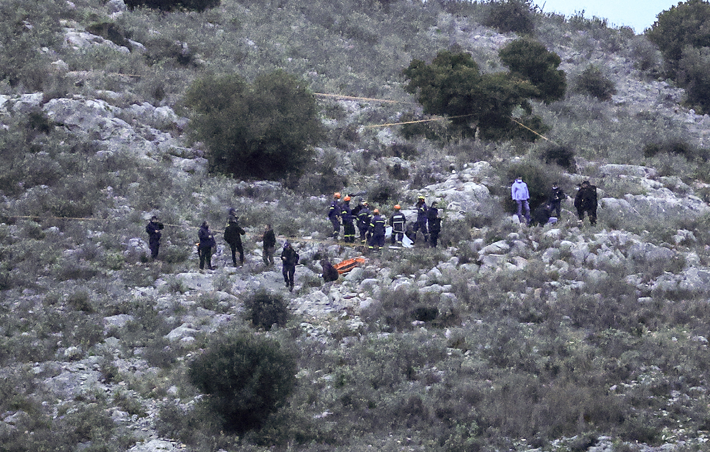 Δεν βρέθηκε ξένο DNA στα νύχια του Βασίλη Καλογήρου – Η αστυνομία δεν ...