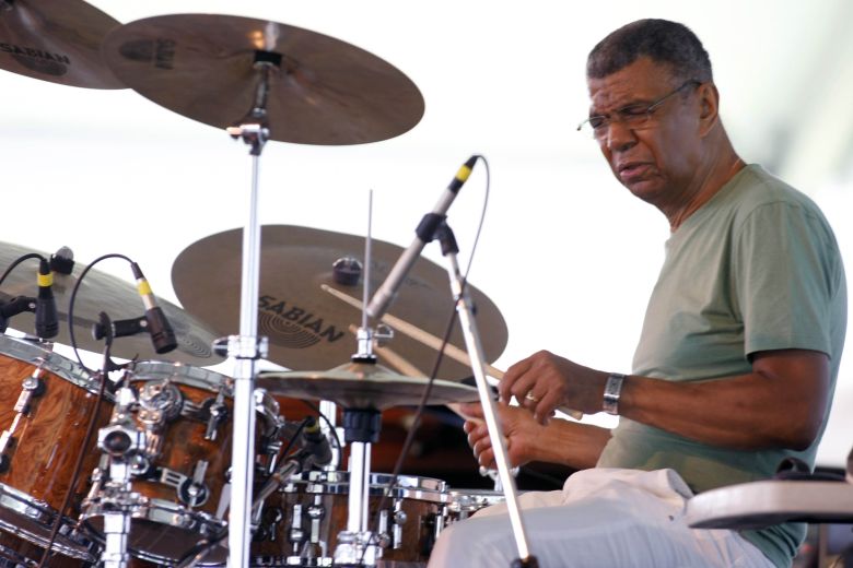 Πέθανε ο κορυφαίος ντράμερ της σύγχρονης τζαζ, Τζακ ΝτεΤζονέτ – News.gr