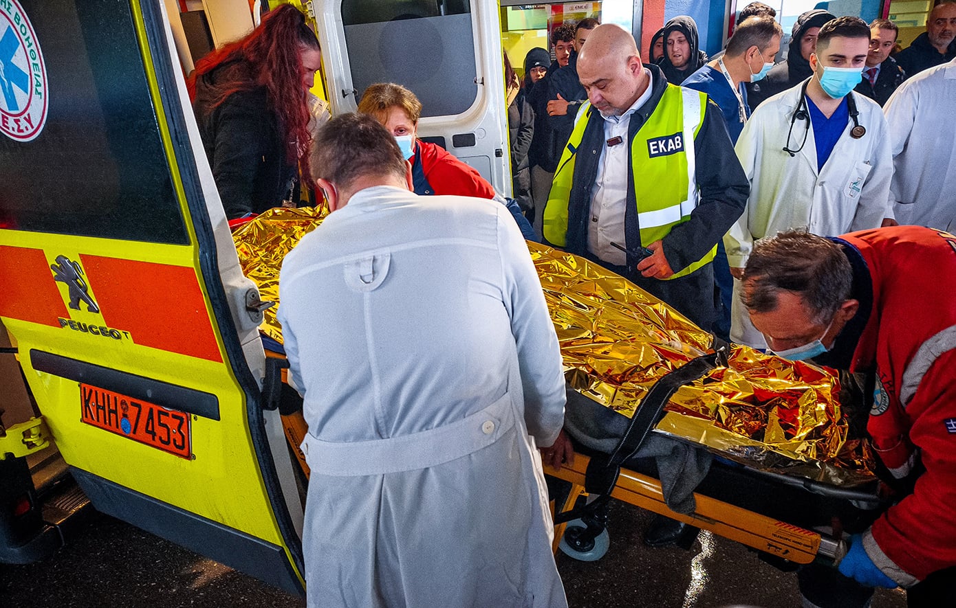 Στο νοσοκομείο Παπαγεωργίου οι δύο τραυματίες φίλαθλοι του ΠΑΟΚ που ...