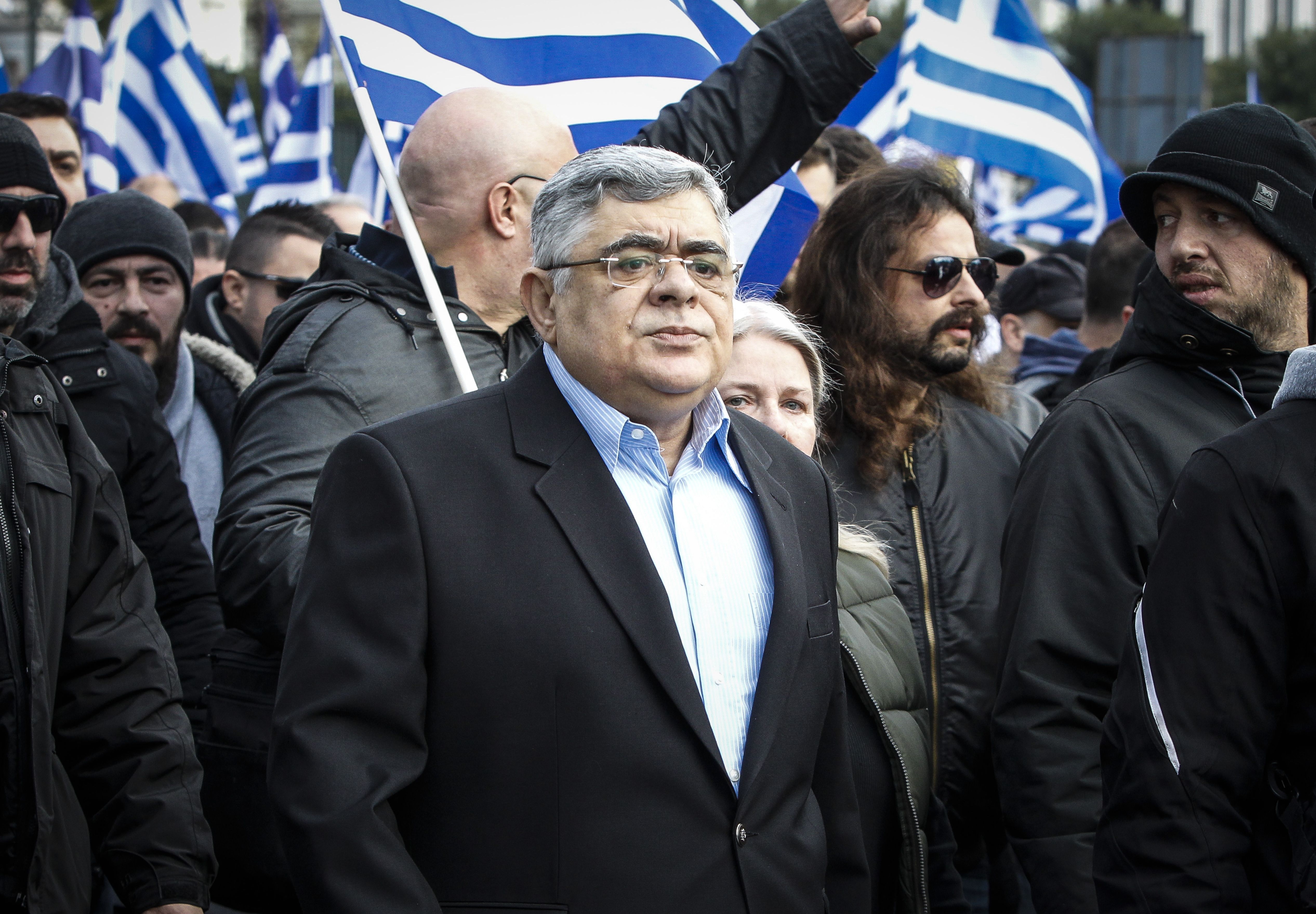 Ο Μιχαλολιάκος με τη Χρυσή Αυγή στο συλλαλητήριο για τη Μακεδονία – News.gr